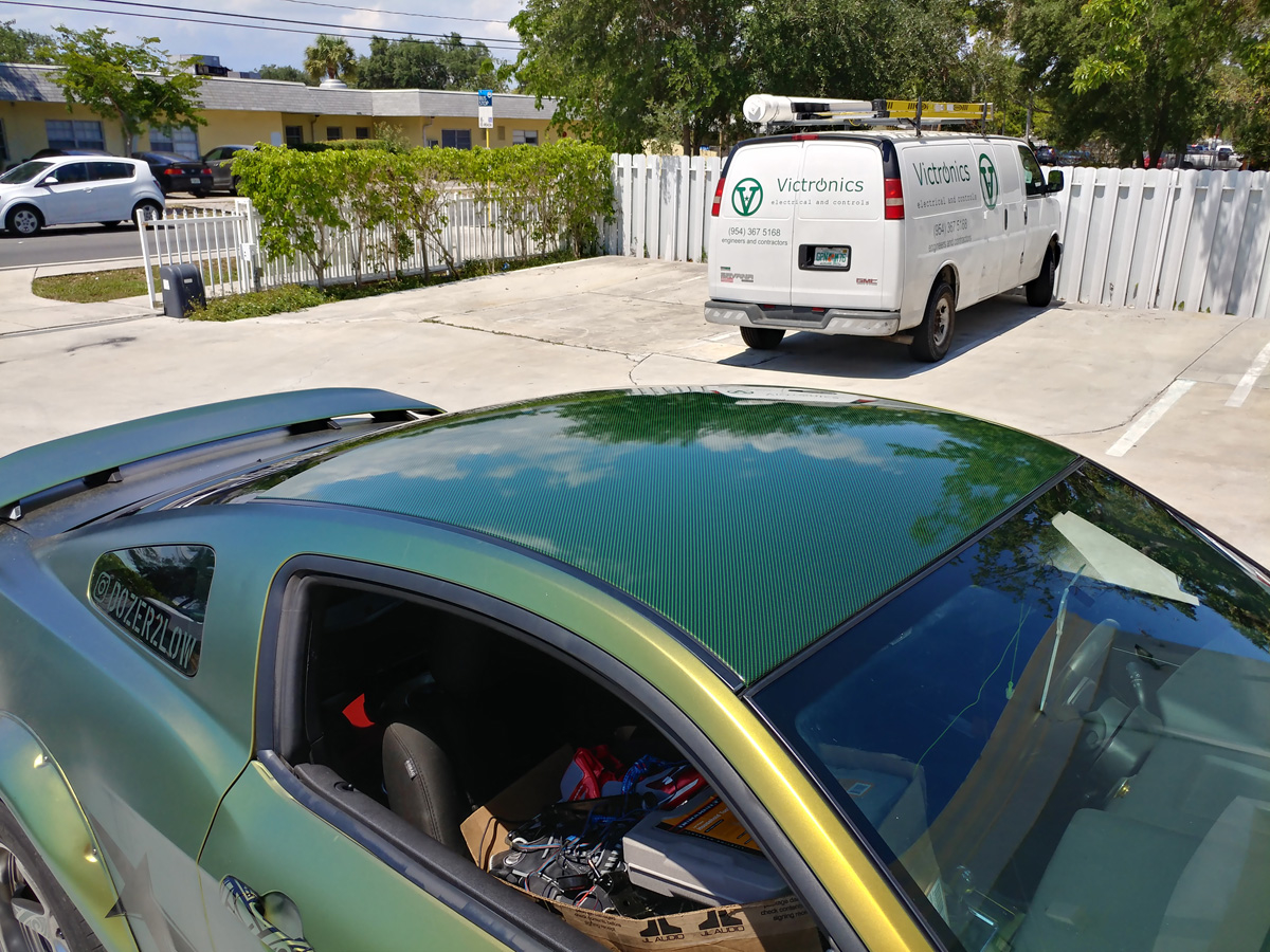 Best Printed Gloss Carbon Fiber Vinyl Wrap | Star Car Wraps | Dania